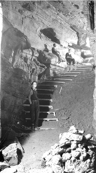 D. C. ROBINSON’S KNOX CAVE - H o w e C a v e r n s T a l e s . c o m